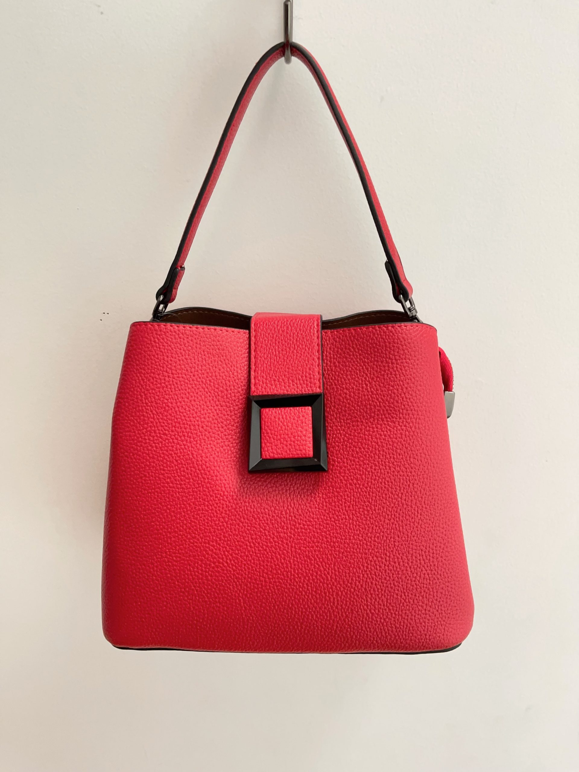 5011 – Handbags and Fashion Accessories